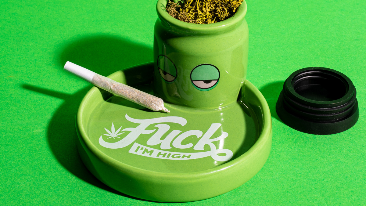 #1 Rated Bong Shop in Canada – Canadian Bongs
